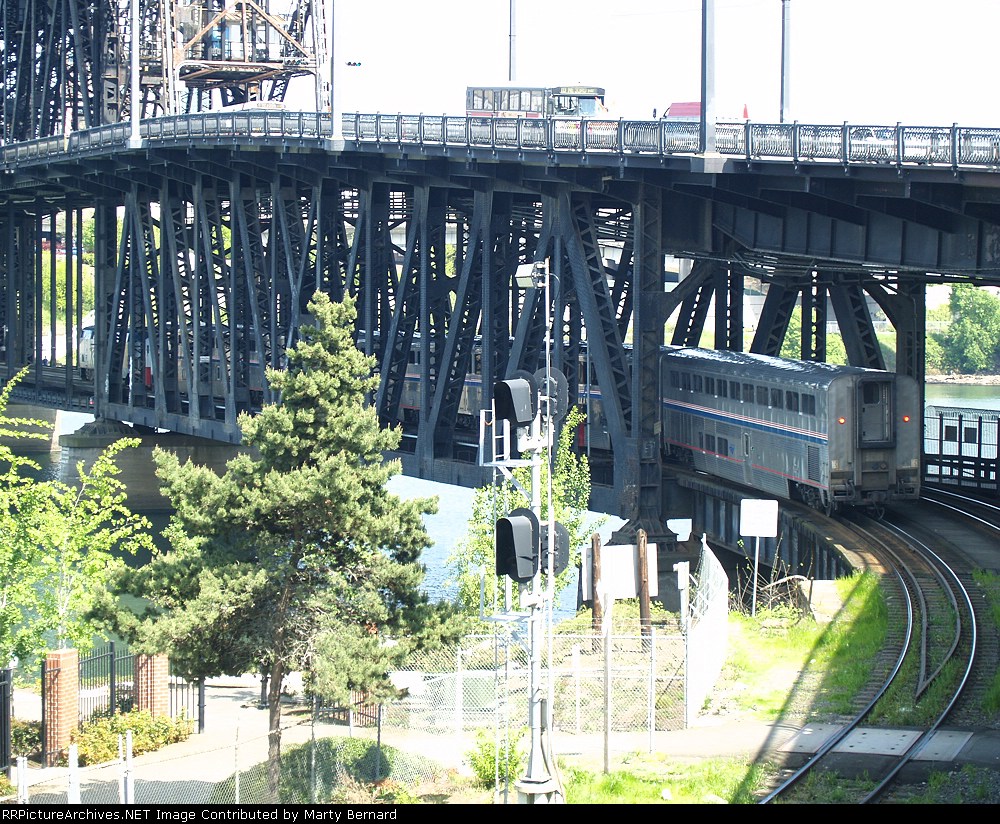 Train 1011, the SB Northern Portion of the Coast Starlight Heading on to the Steel Bridge